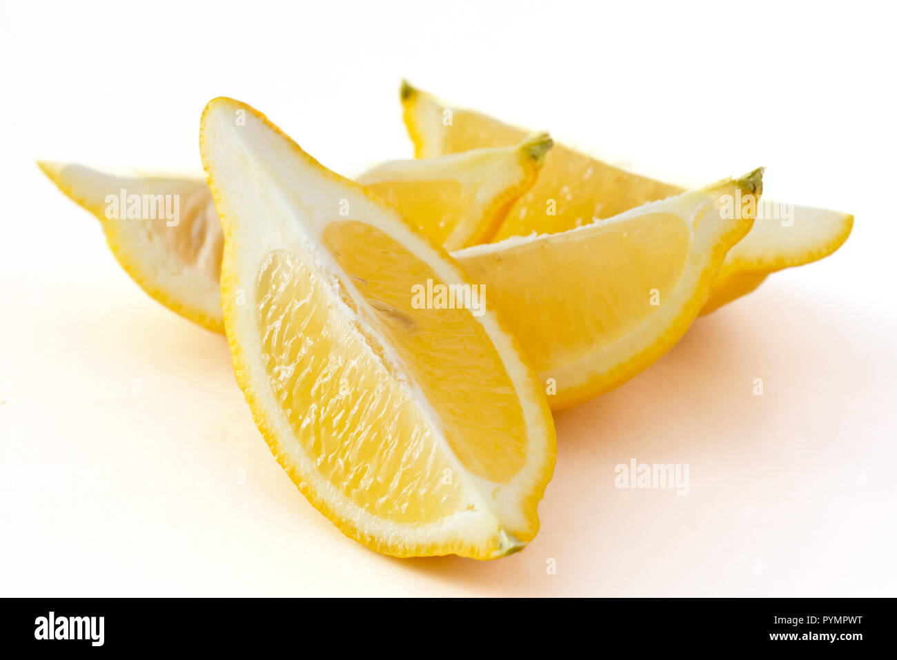 Lemon quarters hi-res stock photography and images - Alamy