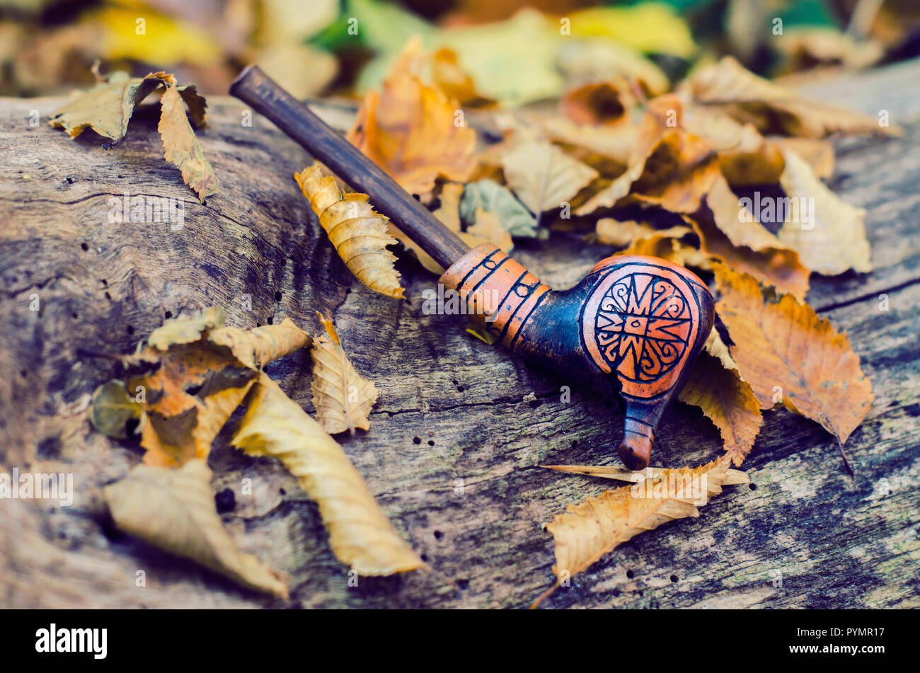 Using clay pipe hi-res stock photography and images - Alamy