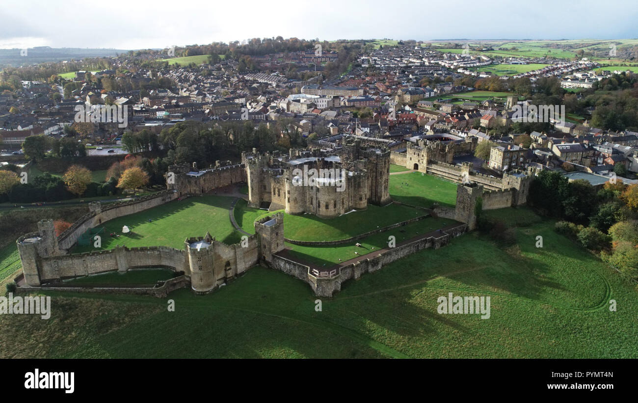 An aerial view of a alnwick castle hi-res stock photography and images ...