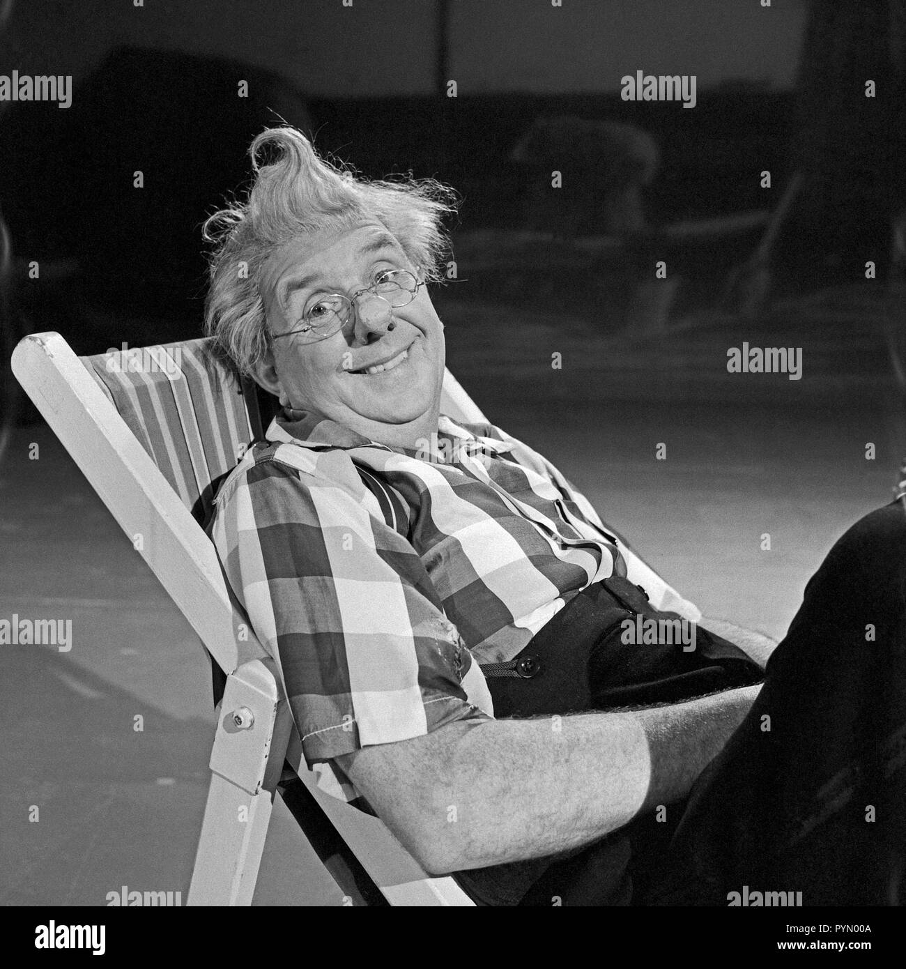 Clown Ossi Noble mit seiner Nummer "Der besessene Trommler" in Hamburg ...