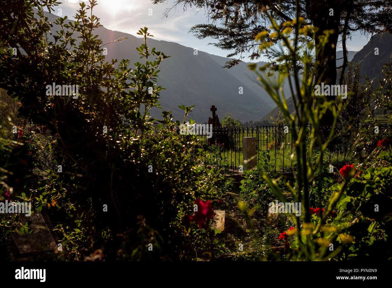 Peruanischer friedhof hi-res stock photography and images - Alamy