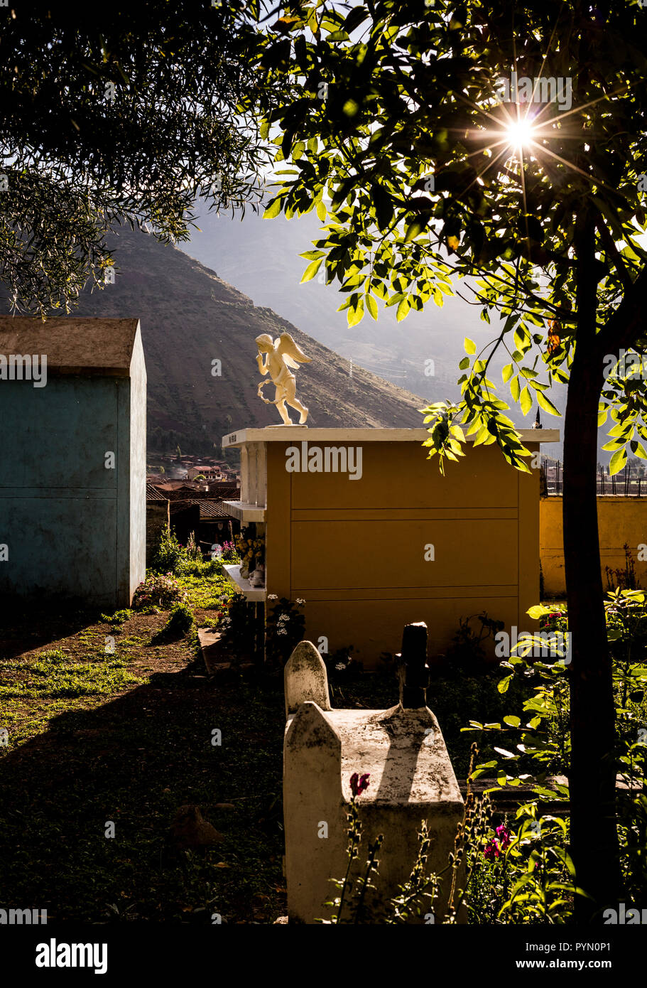 Peruanischer Friedhof im Heiligen Tal, Peru, Südamerika, Peruvian ...
