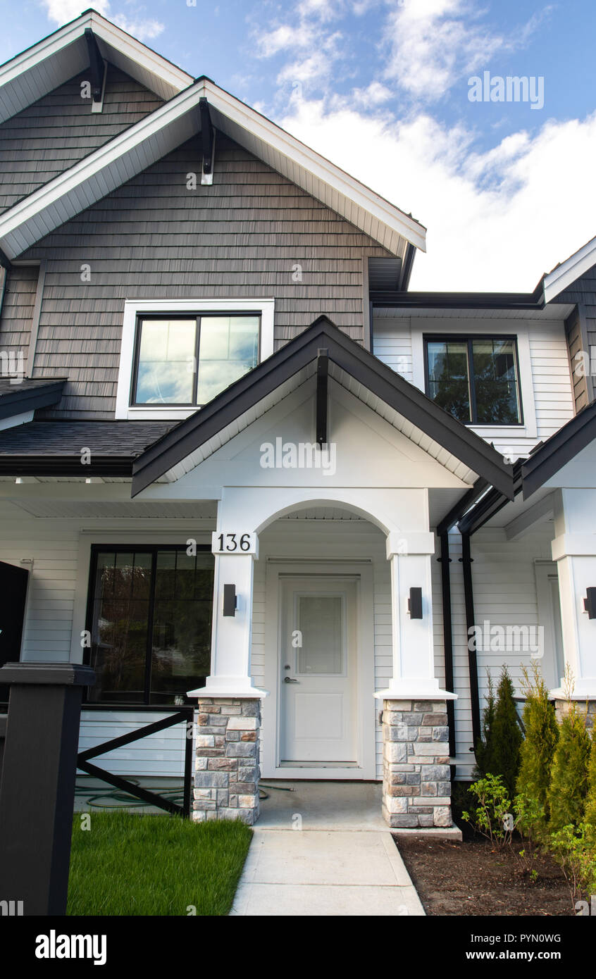 Beautiful new contemporary suburban attached townhomes in a Canadian ...