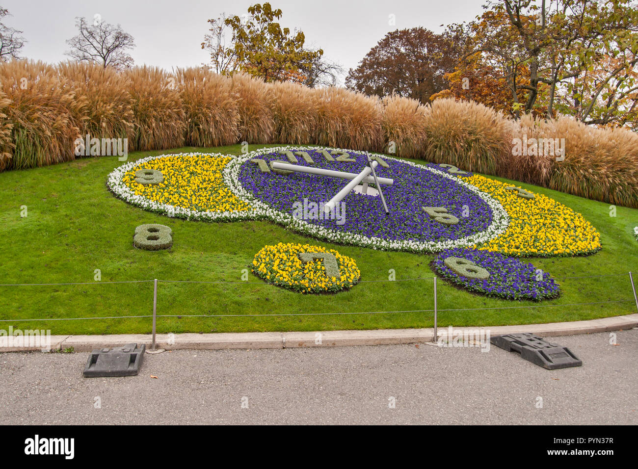 Lake geneva flower clock hi-res stock photography and images - Alamy