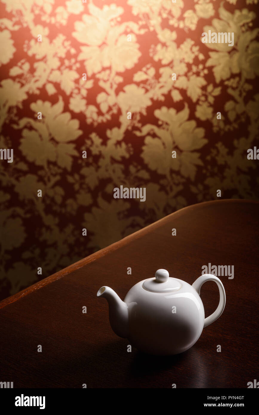 Ceramic white pot hi-res stock photography and images - Alamy