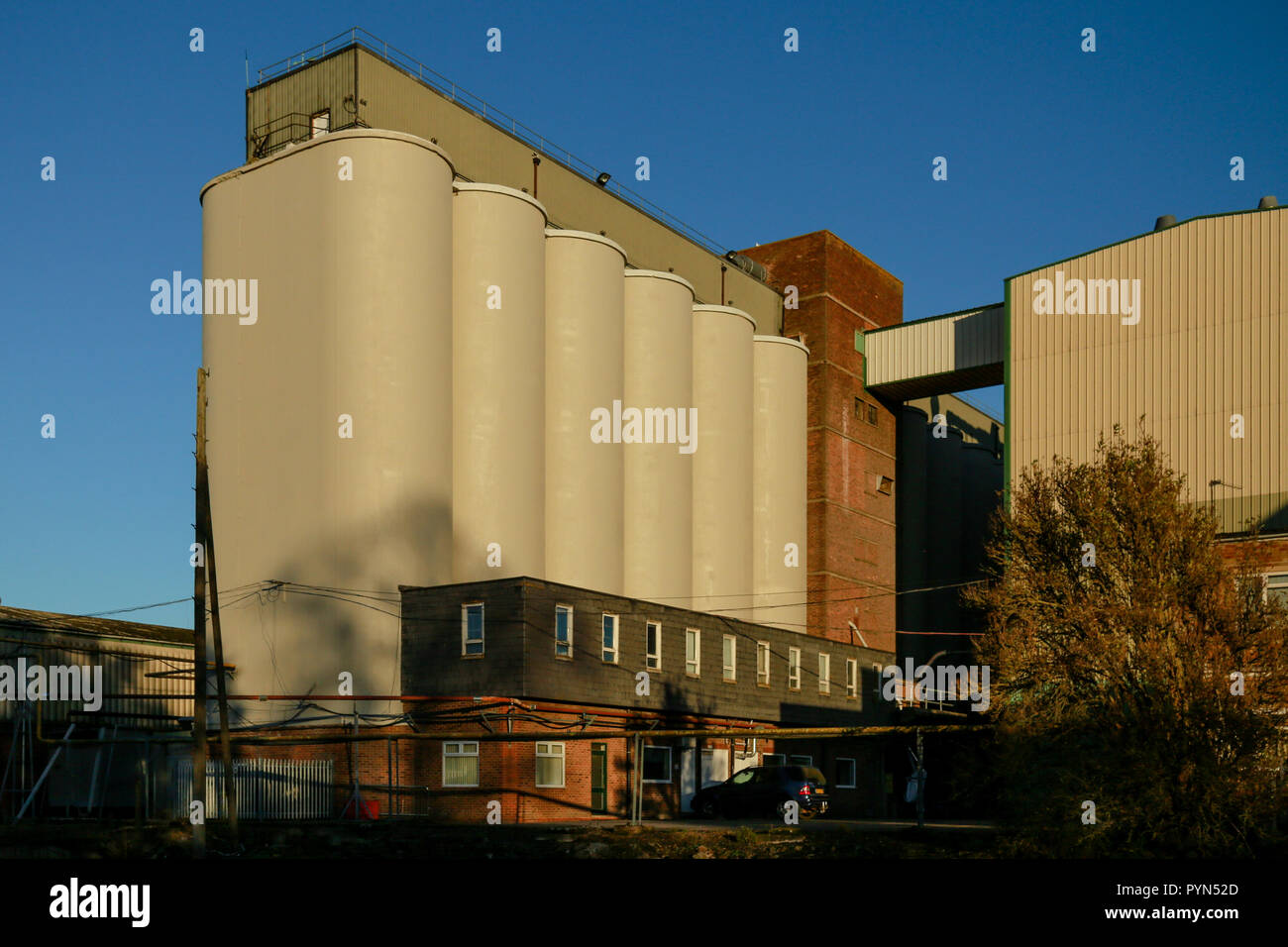Tall structures hi-res stock photography and images - Alamy