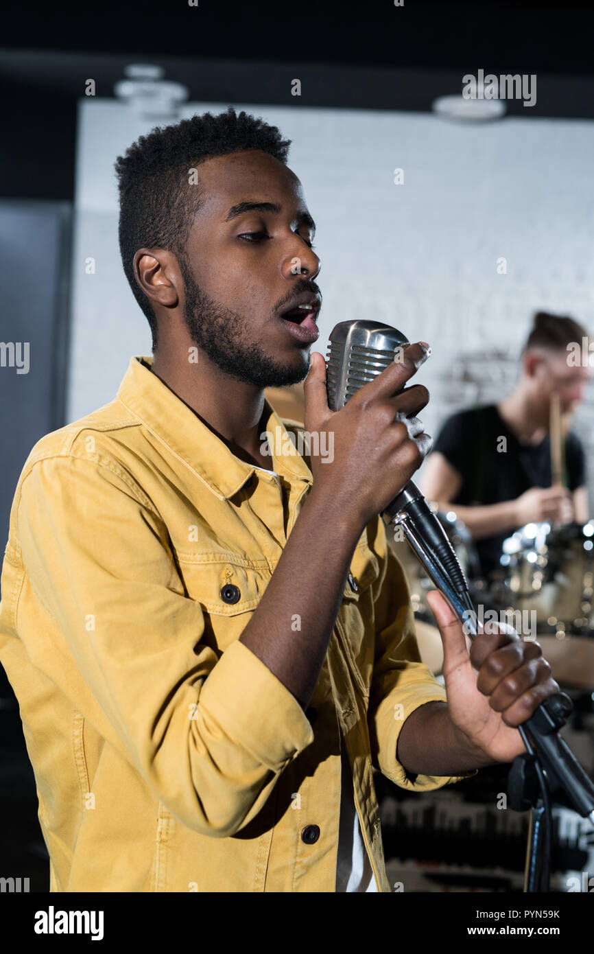 African music singing hi-res stock photography and images - Alamy