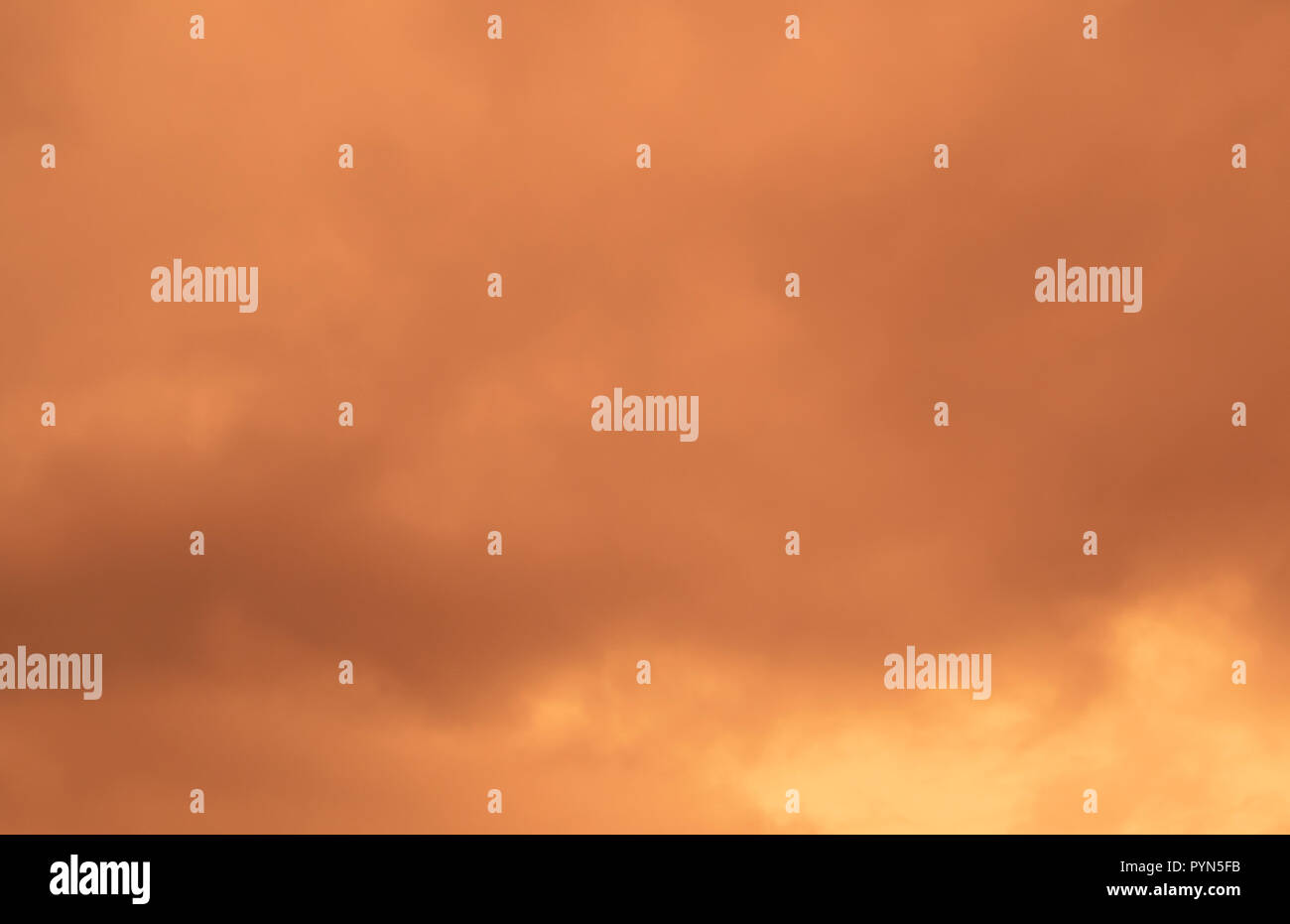 Heavy rain cloud sun hi-res stock photography and images - Alamy