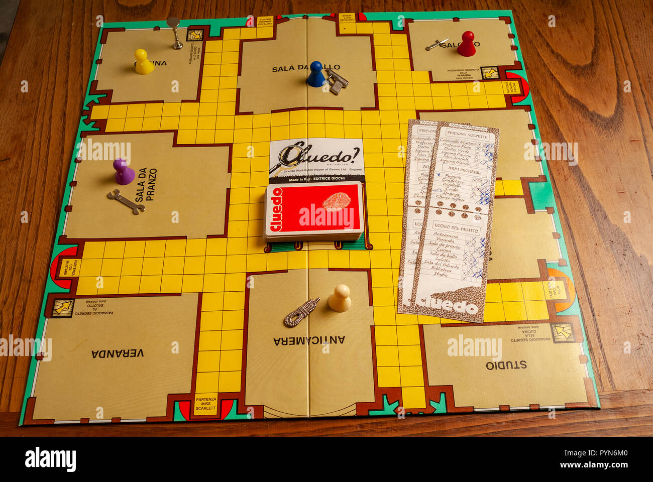 Cluedo box hi-res stock photography and images - Alamy