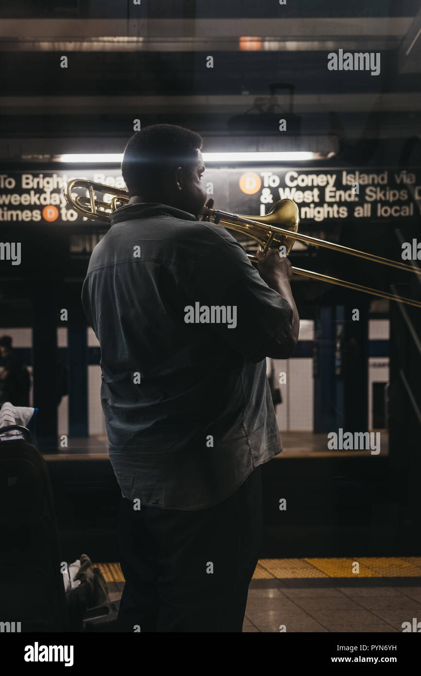 Subway performer hi-res stock photography and images - Alamy