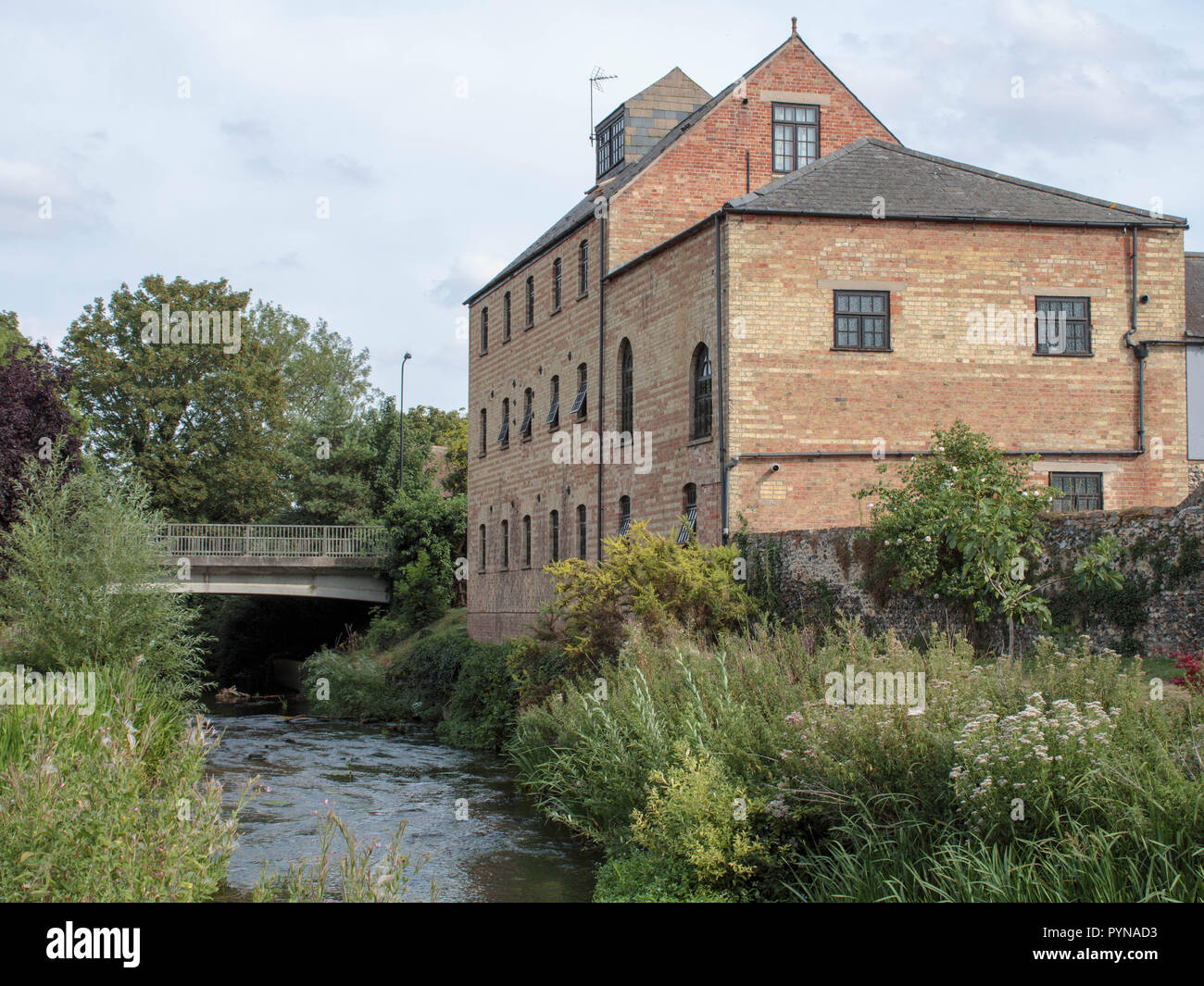 The river Lark in Mildenhall, Suffolk, England Stock Photo - Alamy