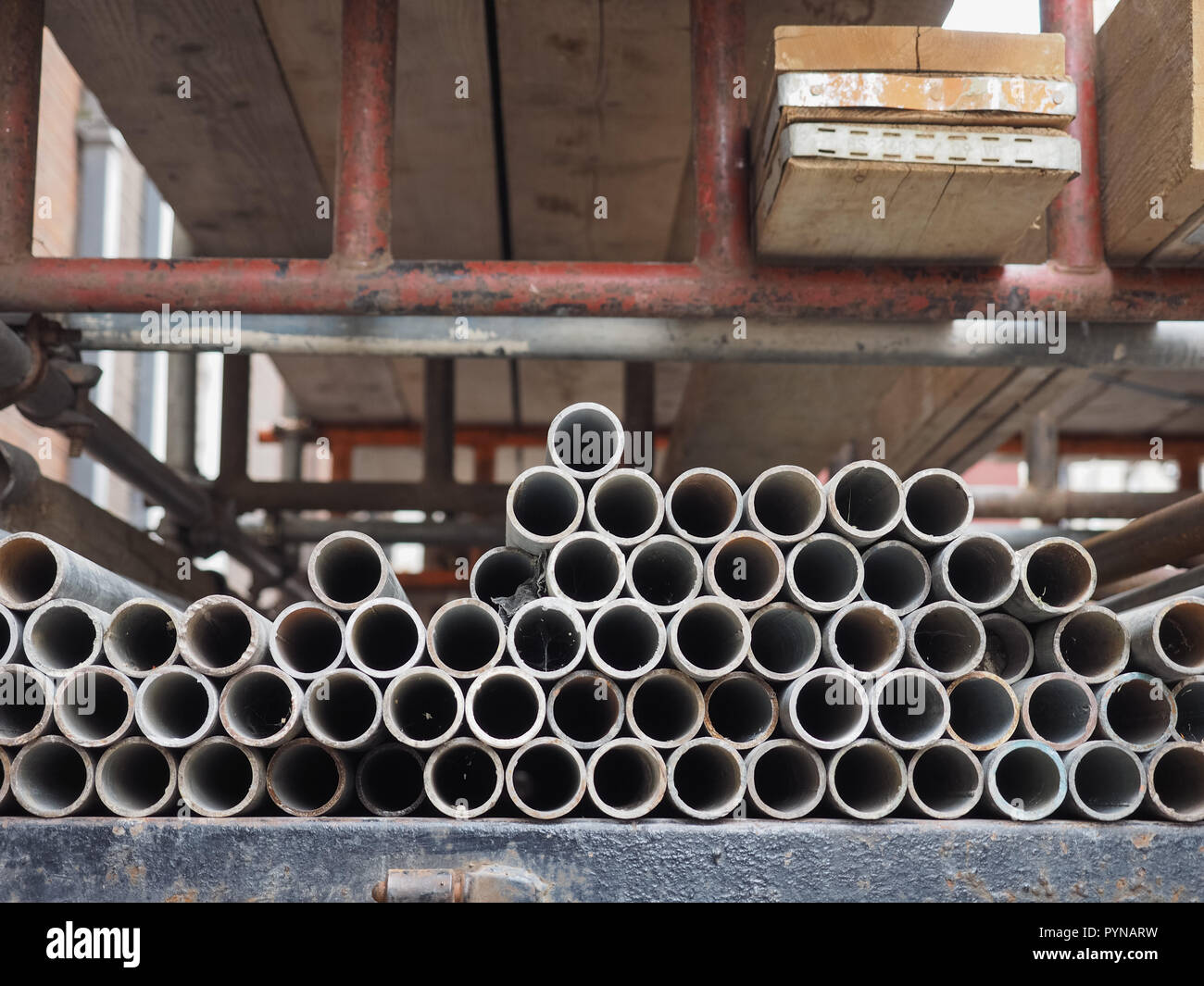 temporary scaffold pipes for construction works at building site Stock ...