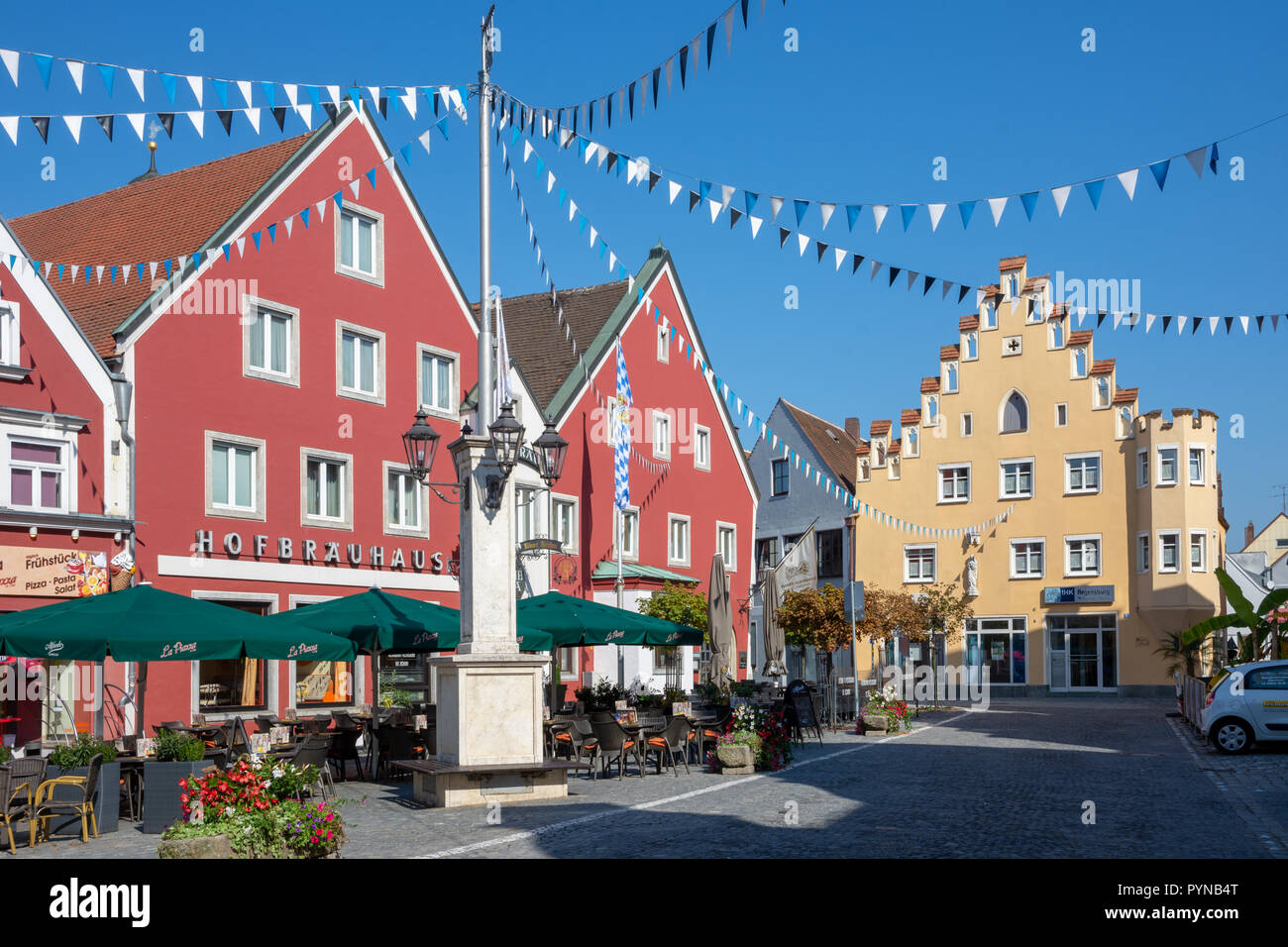 Buildings around market square hi-res stock photography and images - Alamy