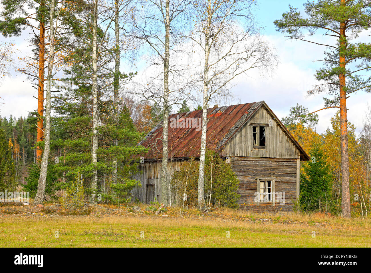 Old house on autumn hi-res stock photography and images - Alamy