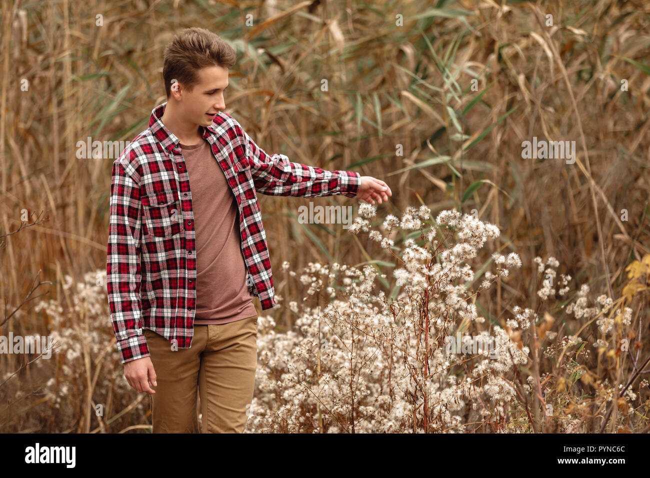 Guy in nature hi-res stock photography and images - Alamy