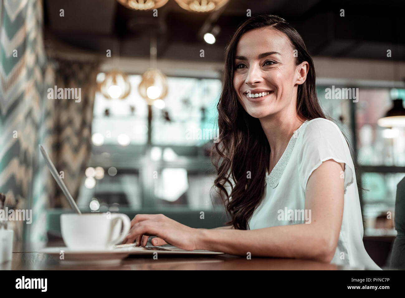Cafeteria worker hi-res stock photography and images - Alamy