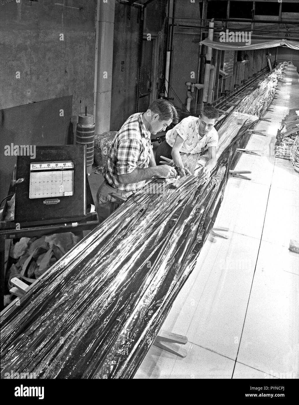 100' Satellite Packaging of Echo Stock Photo - Alamy