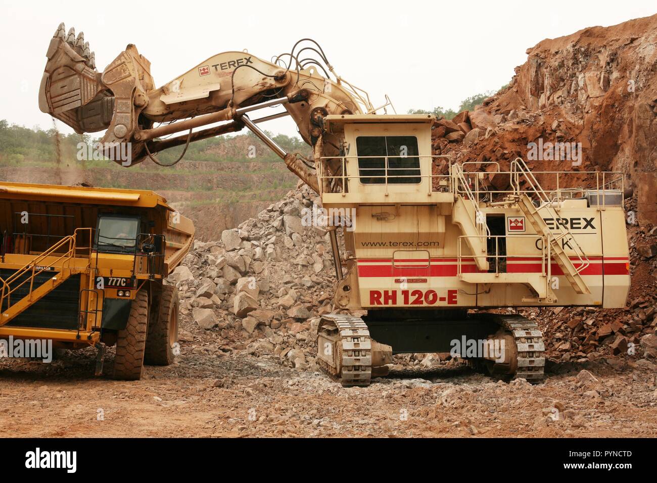 Terex rh120e face shovel hi-res stock photography and images - Alamy
