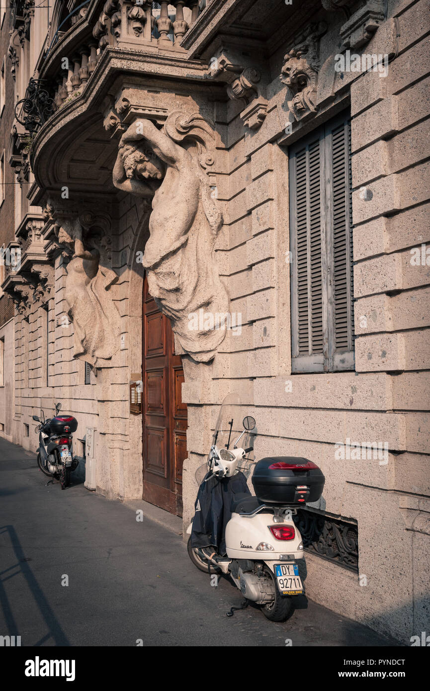 Street scene, Milan, Italy Stock Photo - Alamy