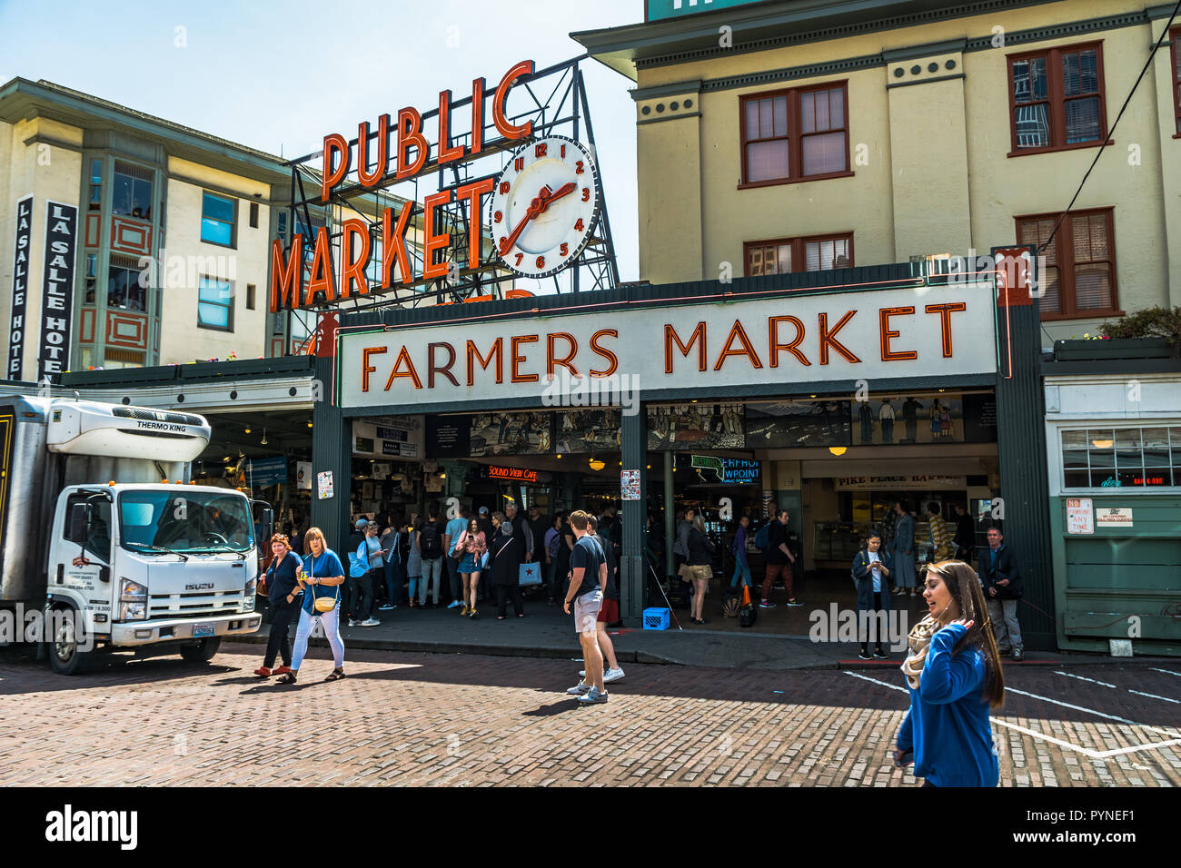 Farmers Market, Pike Place Market entrance, downtown Seattle ...