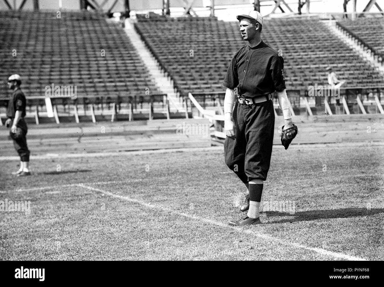 Early 1900s baseball player hi-res stock photography and images - Alamy