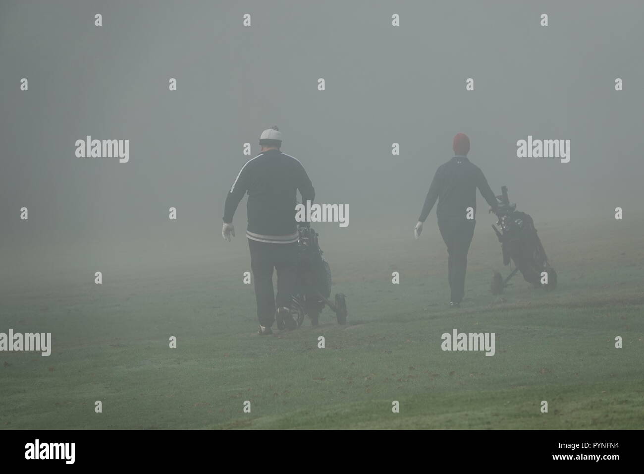 Foggy golf hi-res stock photography and images - Alamy
