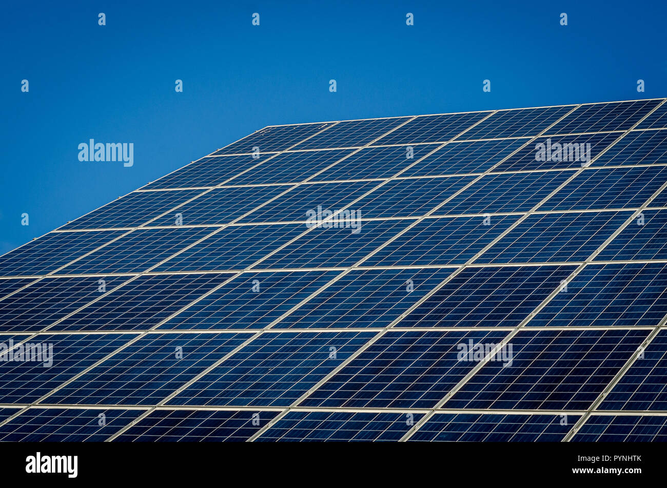 Full roof solar hi-res stock photography and images - Alamy