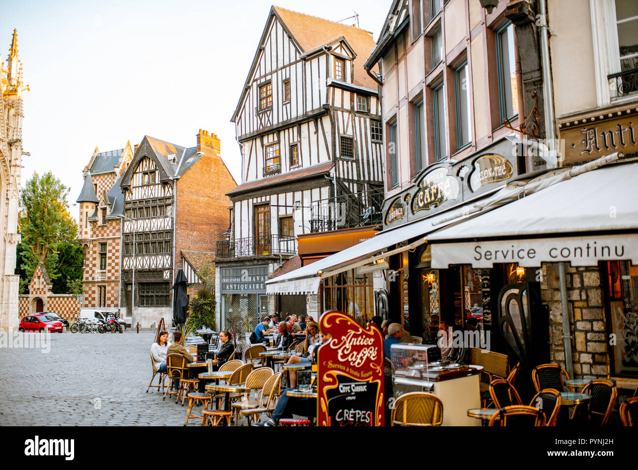 Medieval houses rouen hi-res stock photography and images - Alamy