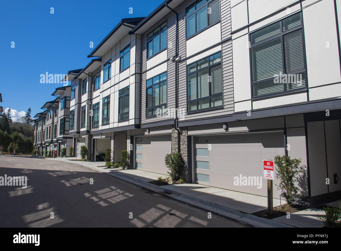 Row house development hi-res stock photography and images - Alamy