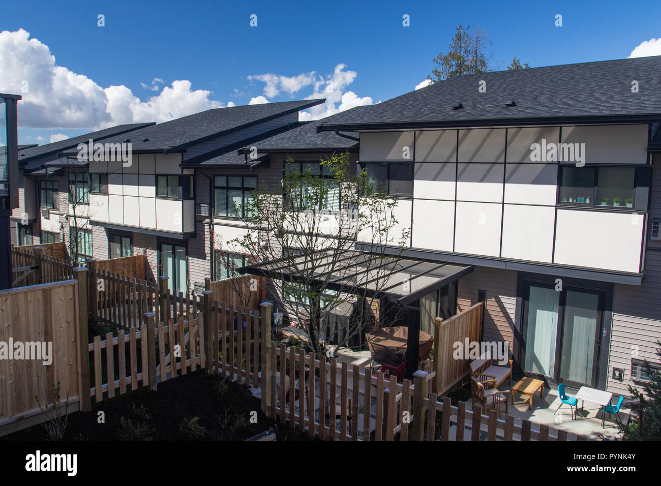 Row house development hi-res stock photography and images - Alamy