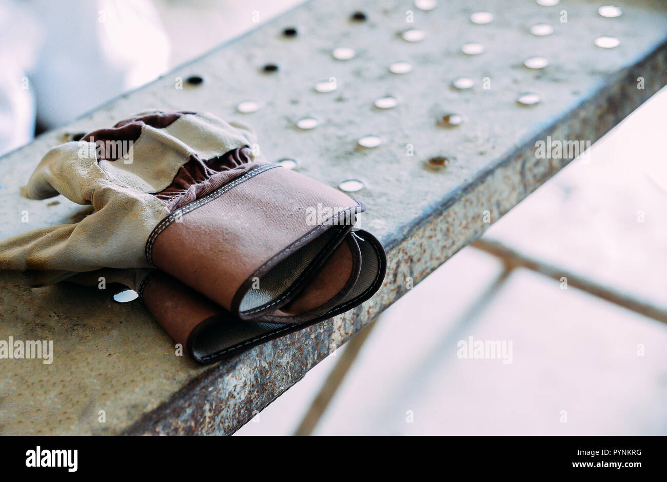 Heavy duty work gloves hi-res stock photography and images - Alamy