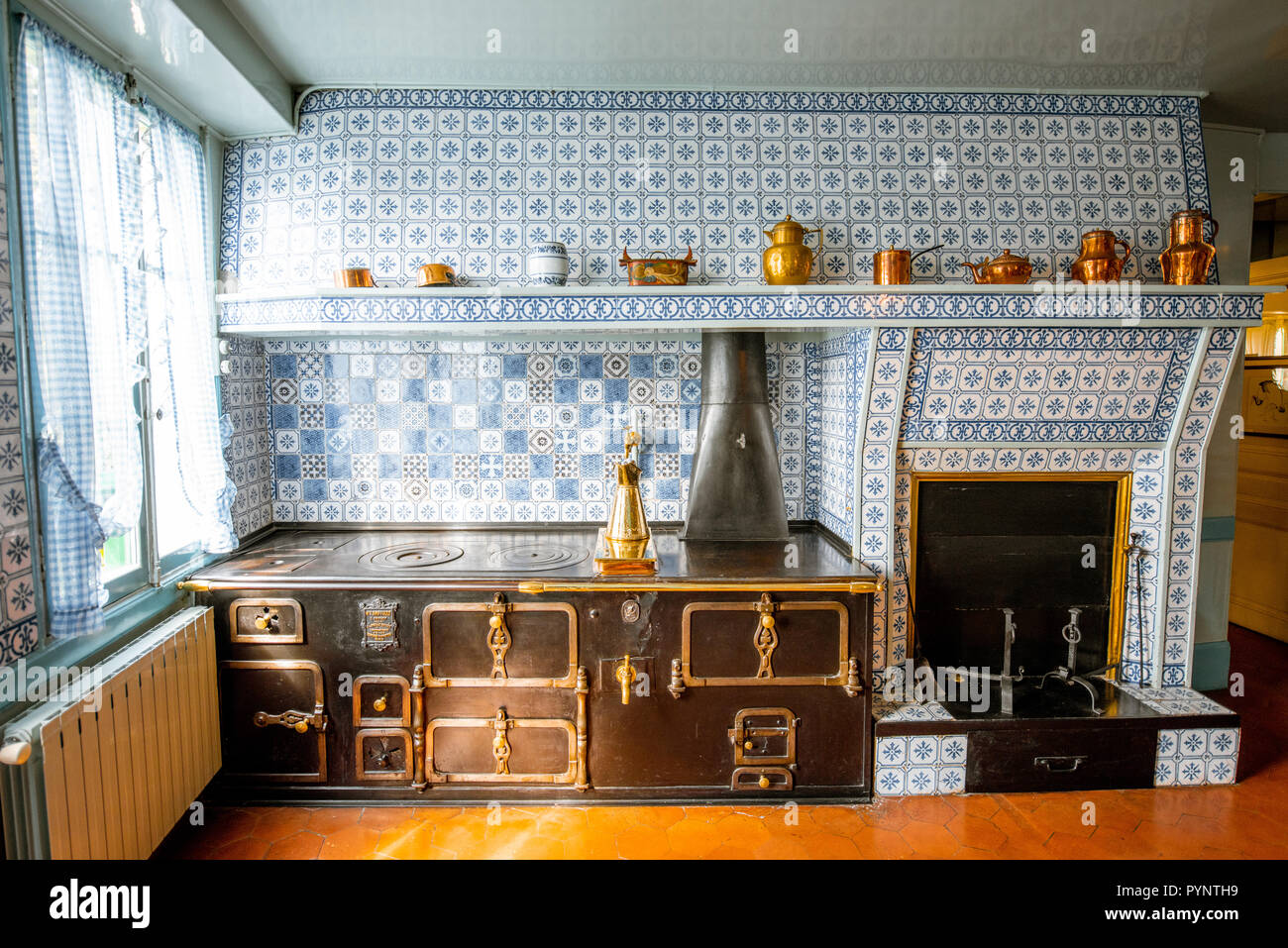 Monets kitchen hi-res stock photography and images - Alamy