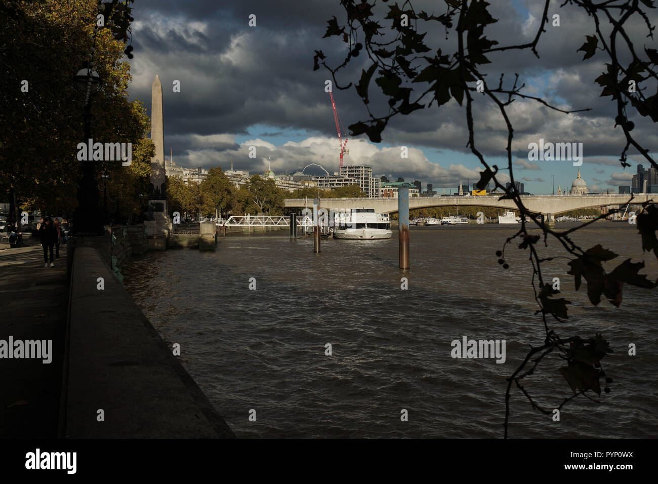 London, UK. 29th October, 2018. Clouds gather over London and the ...