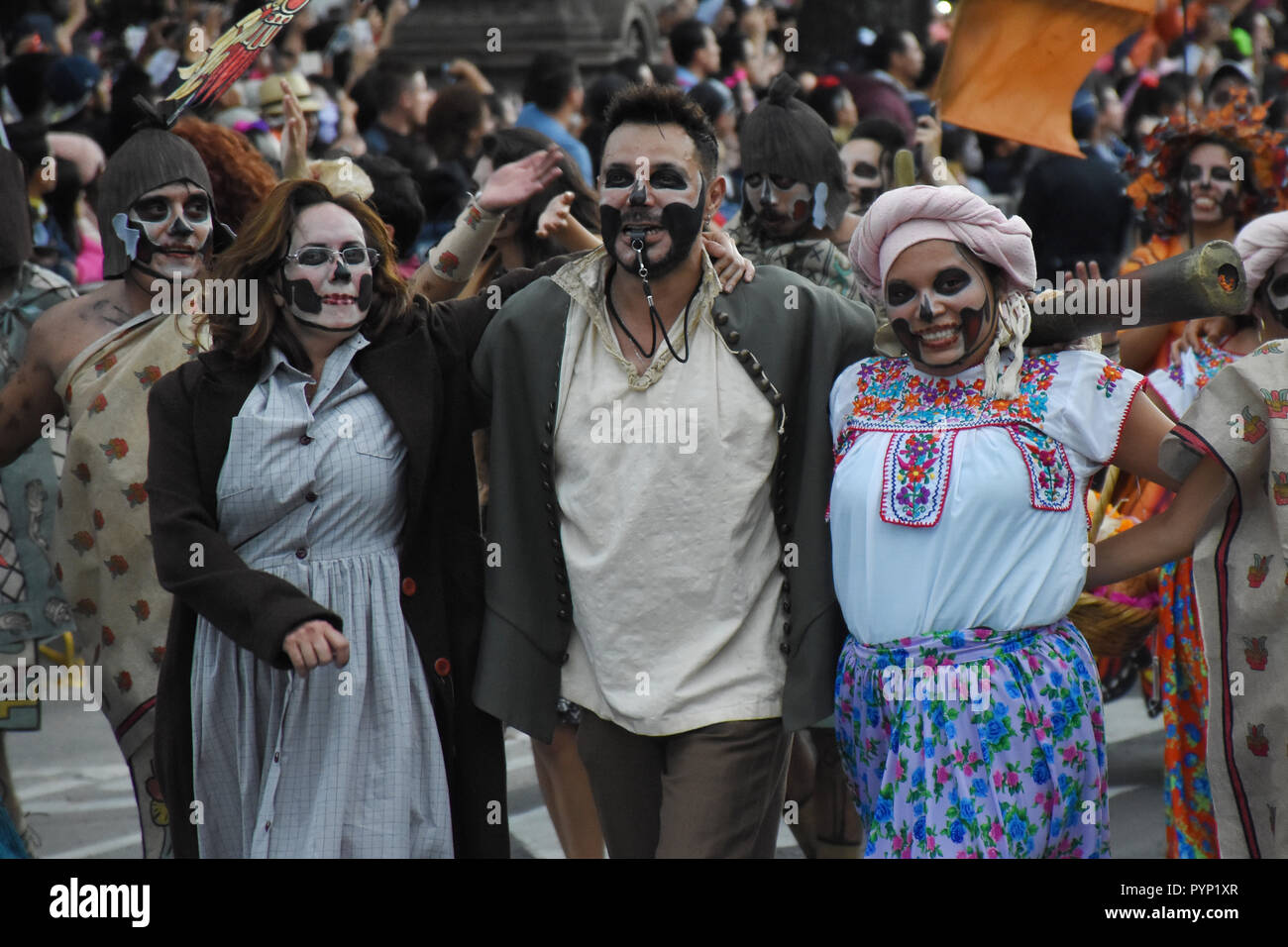 Mexico City, Mexico. 27th Oct, 2018. Participants seen dressed as the ...