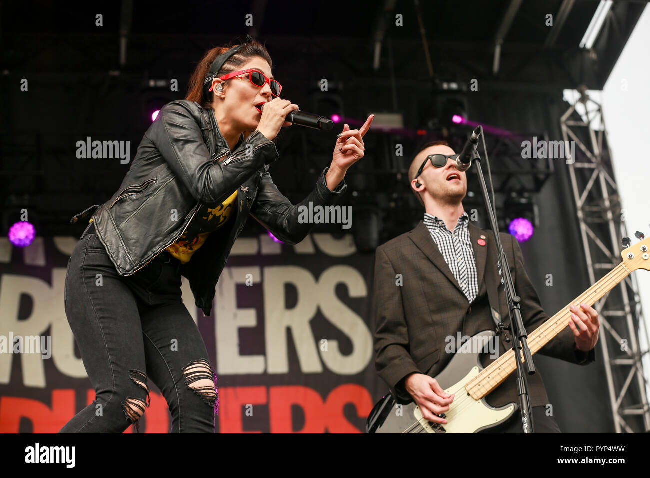 Huntington Beach, Ca. 28th Oct, 2018. (L-R) Lead vocalist Aimee Allen ...