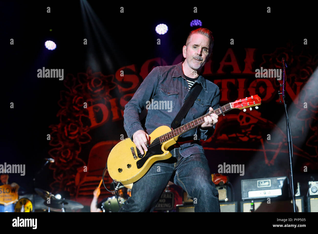 Huntington Beach, Ca. 28th Oct, 2018. Guitarist Jonny "2 Bags ...