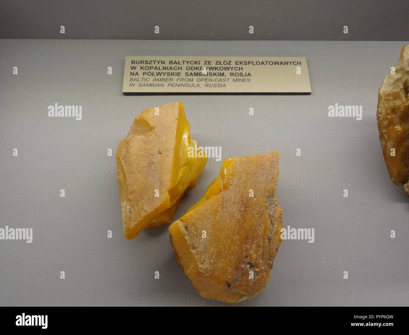 Warsau, Poland. 11th Sep, 2018. Amber from an opencast mine on the ...