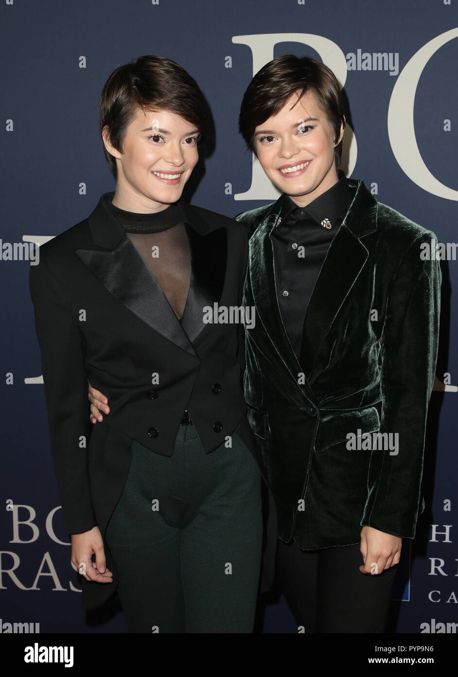 Los Angeles, Ca, USA. 29th Oct, 2018. Emily Hinkler, Elizabeth Hinkler ...