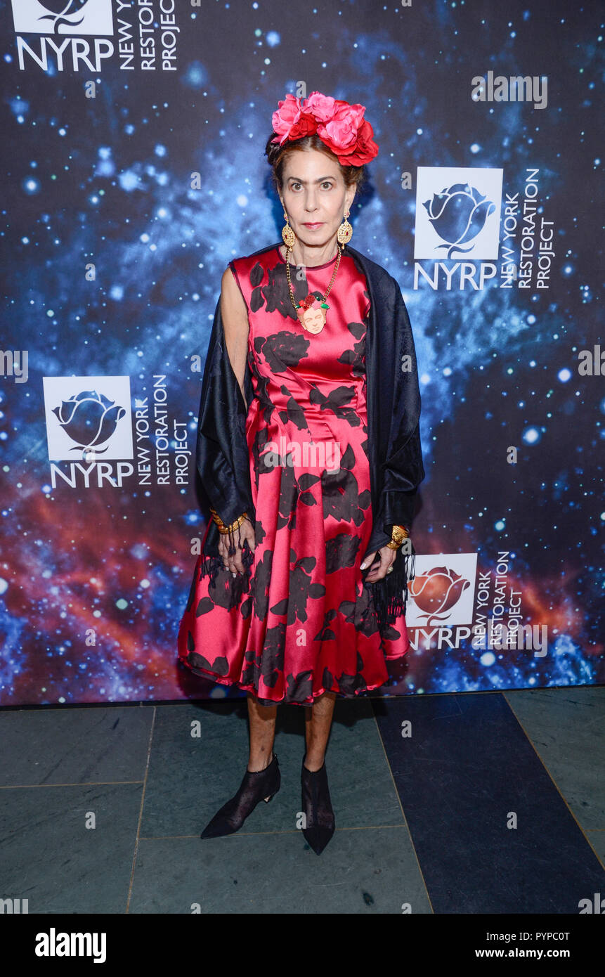 Nancy poses hi-res stock photography and images - Alamy