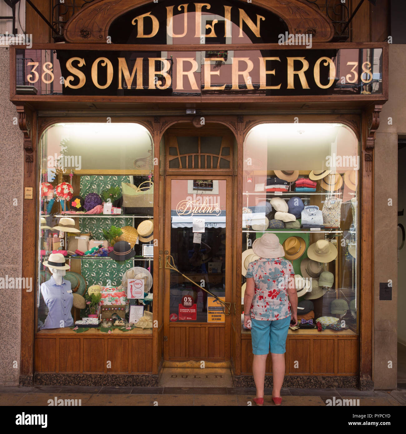 Sombrero hat shop hi-res stock photography and images - Alamy