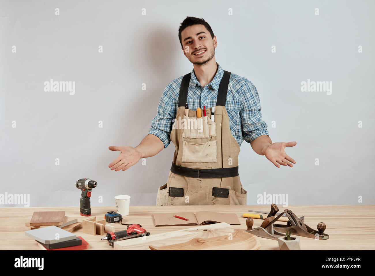 Portrait confused mechanic hi-res stock photography and images - Alamy
