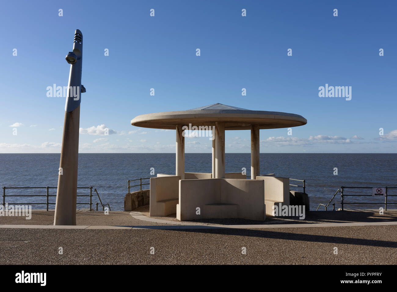 Pre cast concrete seafront shelter hi-res stock photography and images ...