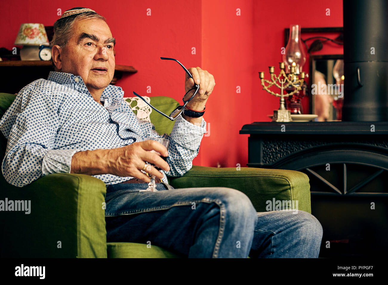 Senior orthodox jewish man hi-res stock photography and images - Alamy