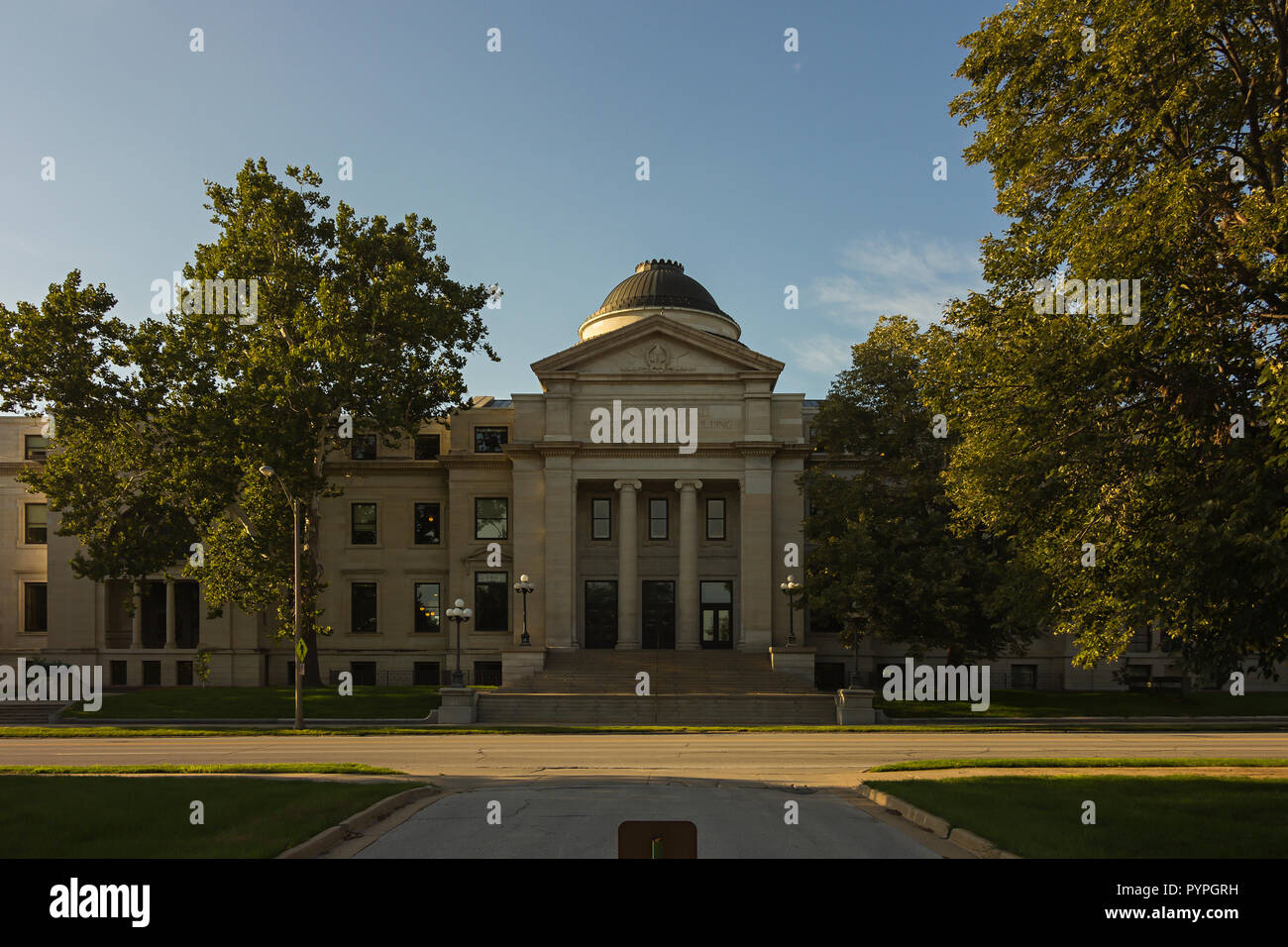 State Library and State historical memorial and art building, Des ...