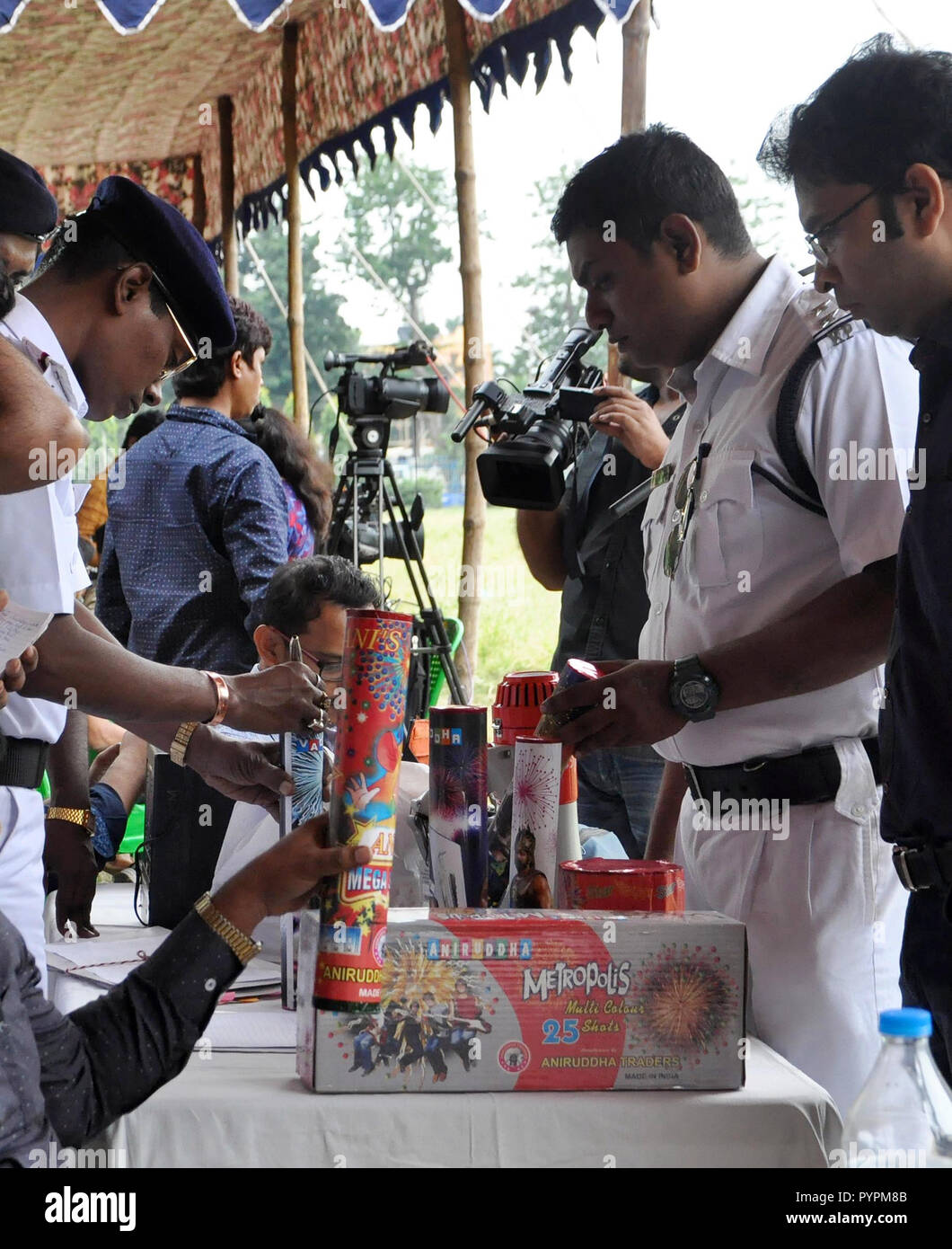 Pcb testing hi-res stock photography and images - Alamy