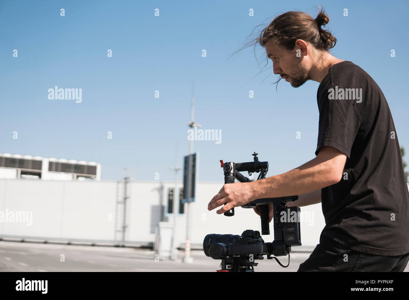 Videographer frame hi-res stock photography and images - Alamy