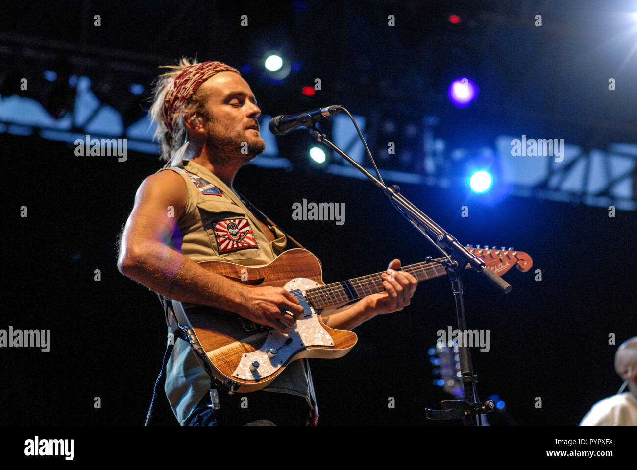 Xavier rudd stage hi-res stock photography and images - Alamy