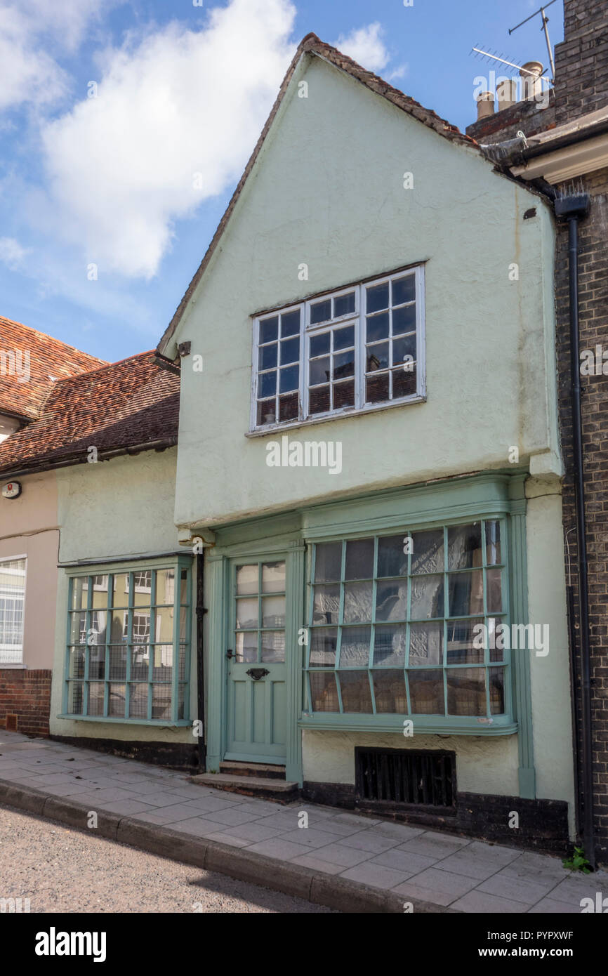 Building with an old bowed glass window, Saffron Walden, historic ...