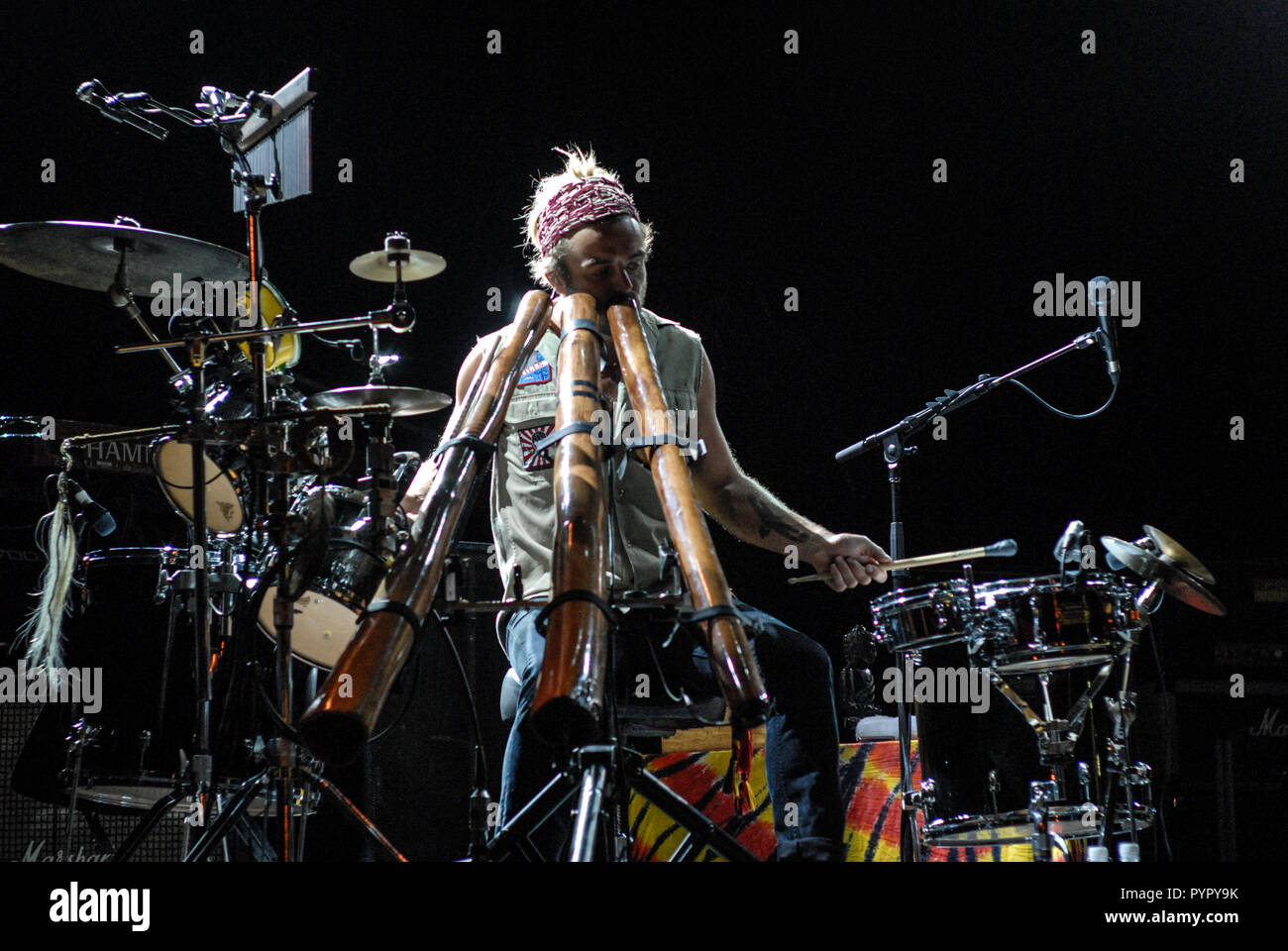 Xavier rudd concert hi-res stock photography and images - Alamy