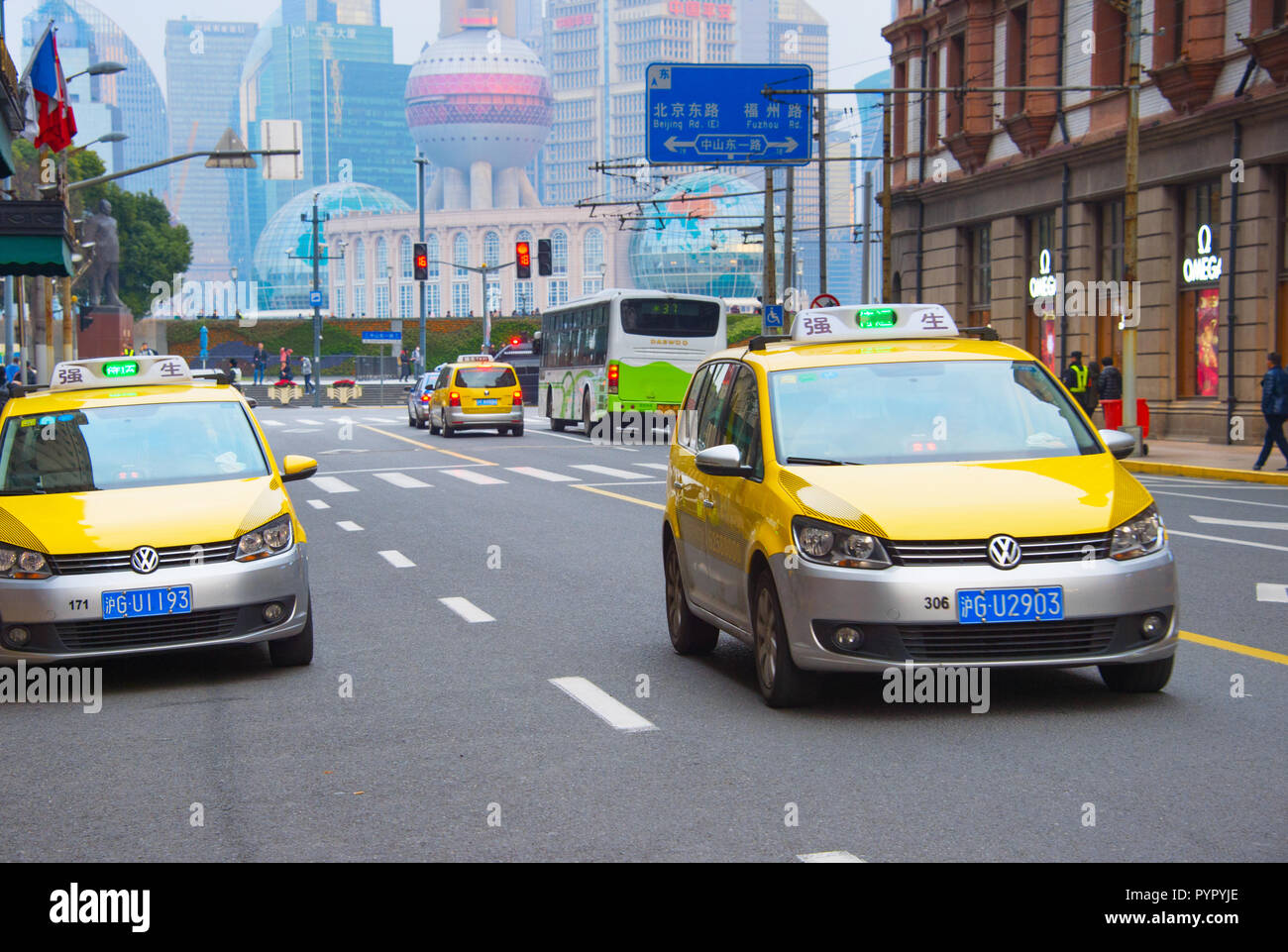 Shanghai cars hi-res stock photography and images - Alamy